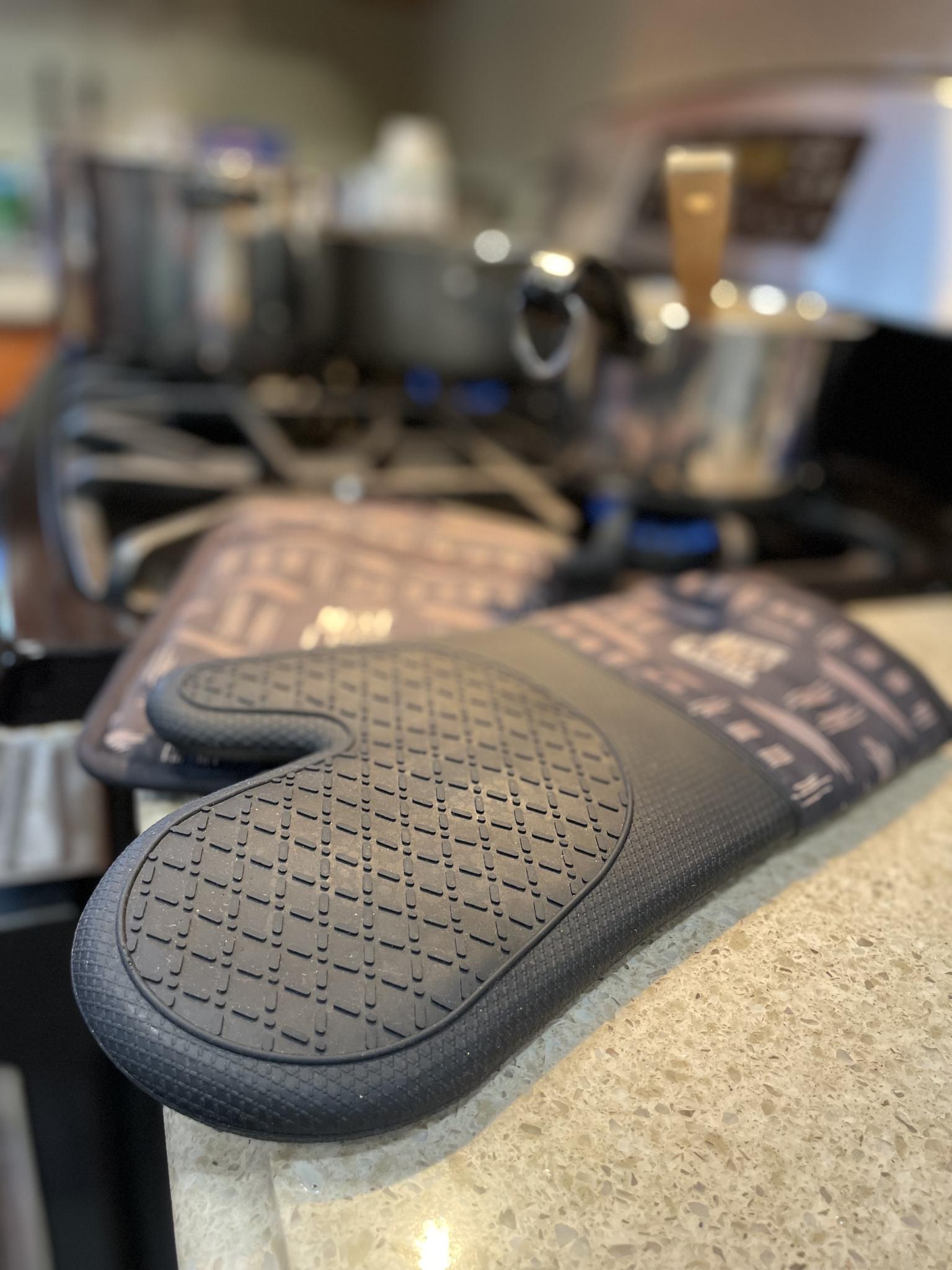 Next Level Oven Mitt Potholder Set - Shades of Color